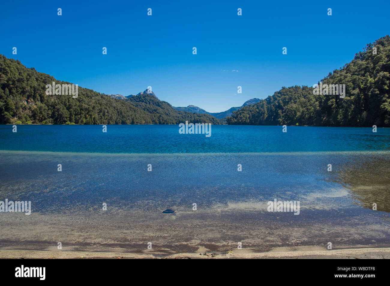 Lago espejo hi-res stock photography and images - Alamy