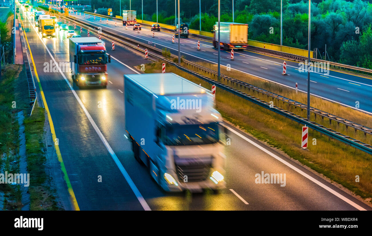 Four lane freeway hi-res stock photography and images - Alamy