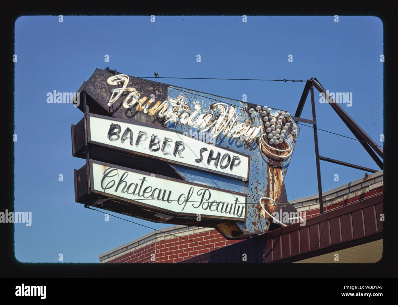 Fountain view barber sign hi-res stock photography and images - Alamy