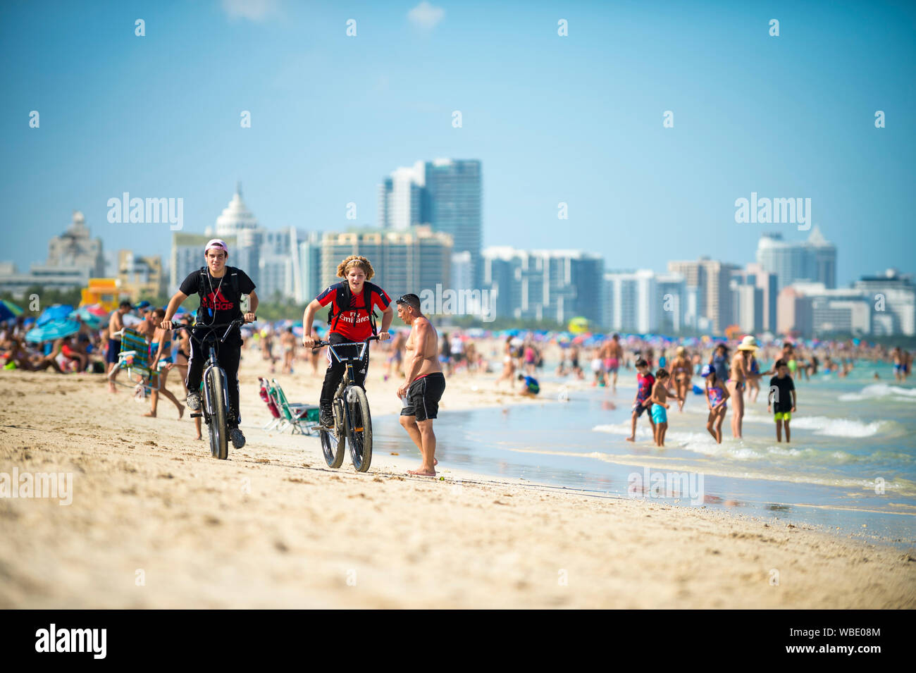 Bikes by water miami beach hi-res stock photography and images - Alamy
