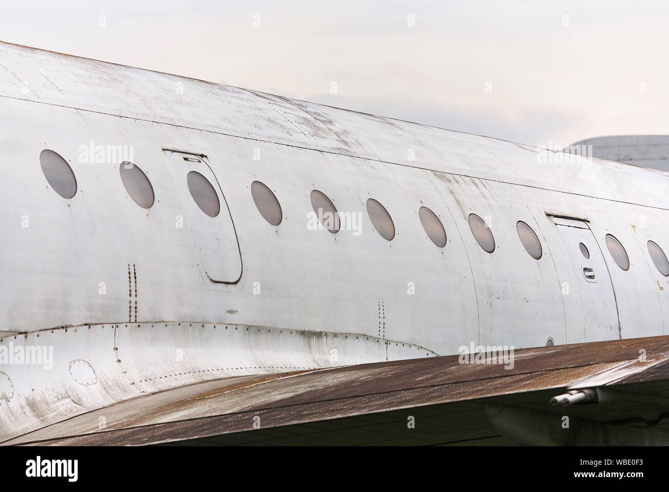 Old airplane side view hi-res stock photography and images - Alamy
