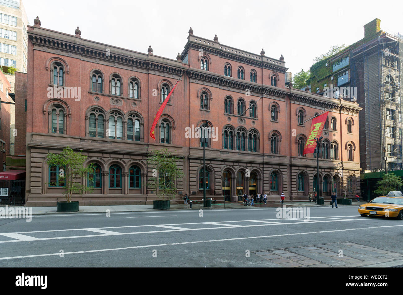 Theater performance history nyc hi-res stock photography and images - Alamy