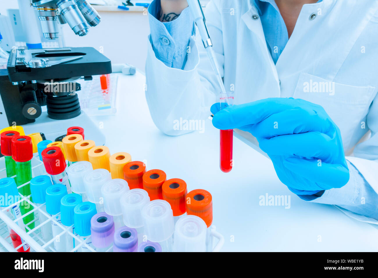 Microbiology laboratory hi-res stock photography and images - Alamy