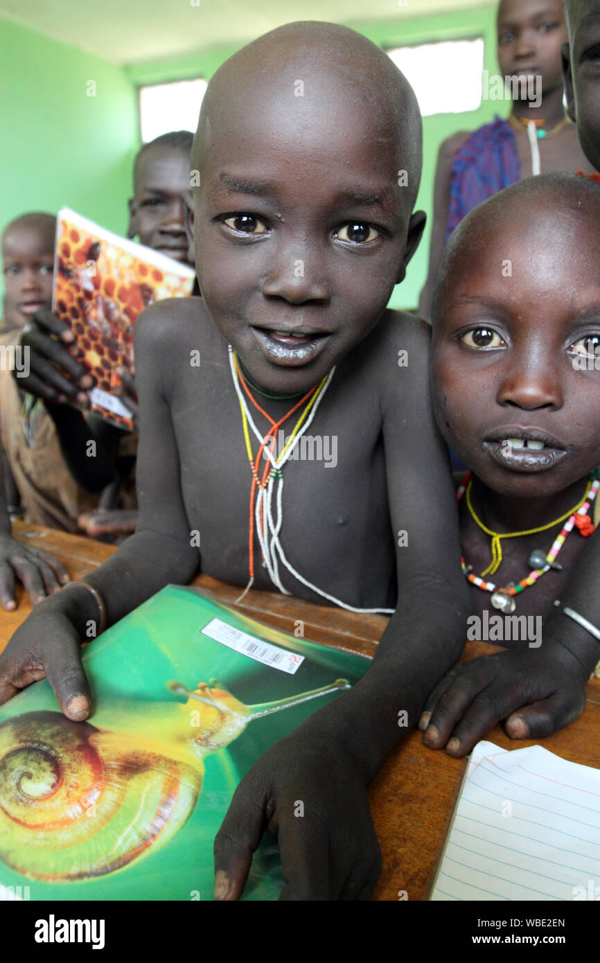 Suri tribe in ethiopia hi-res stock photography and images - Alamy