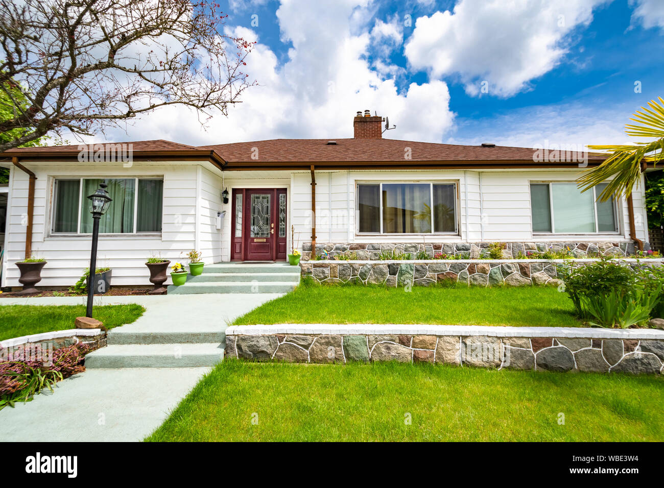 Green lawn terraces hi-res stock photography and images - Alamy