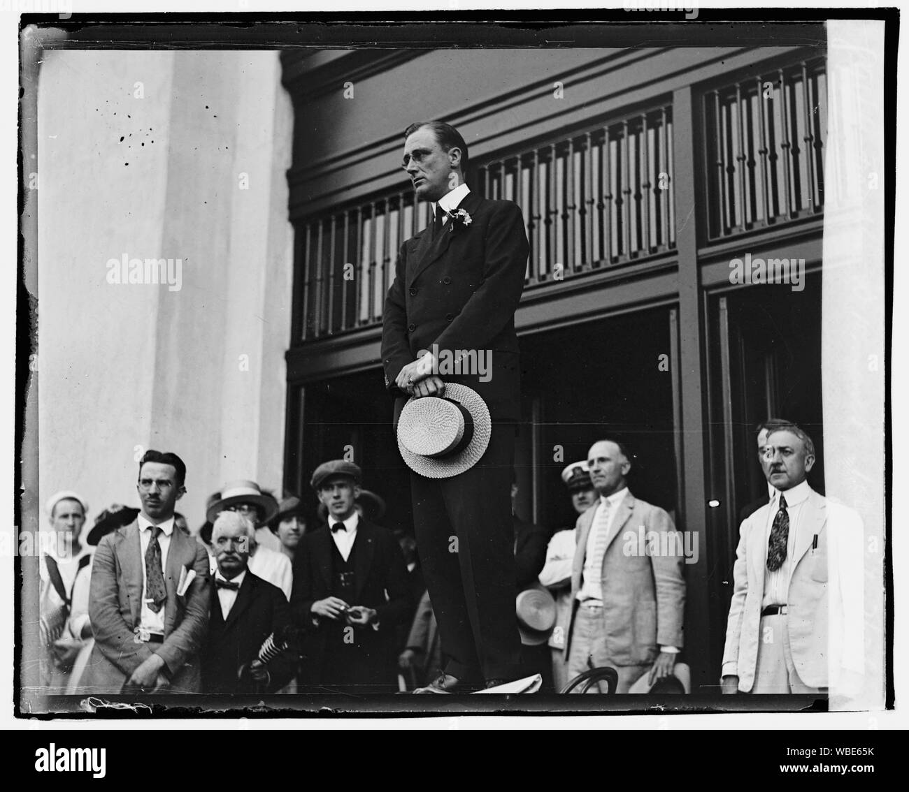 Negative reception hi-res stock photography and images - Alamy