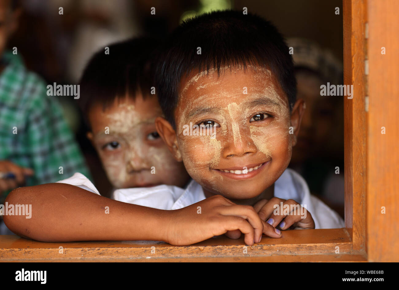 Thanaka myanmar student hi-res stock photography and images - Alamy