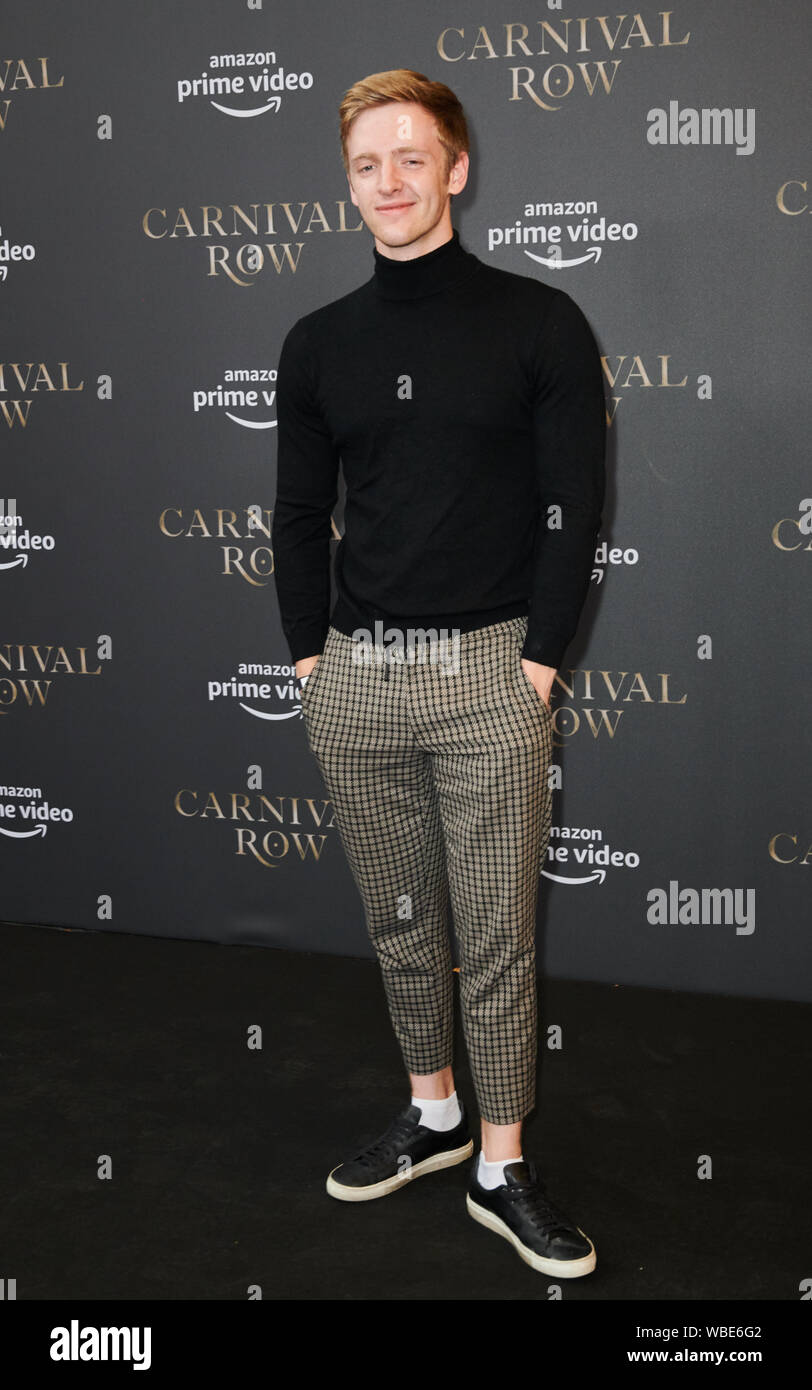 Berlin, Germany. 26th Aug, 2019. Actor Timur Bartels comes to the Astor ...