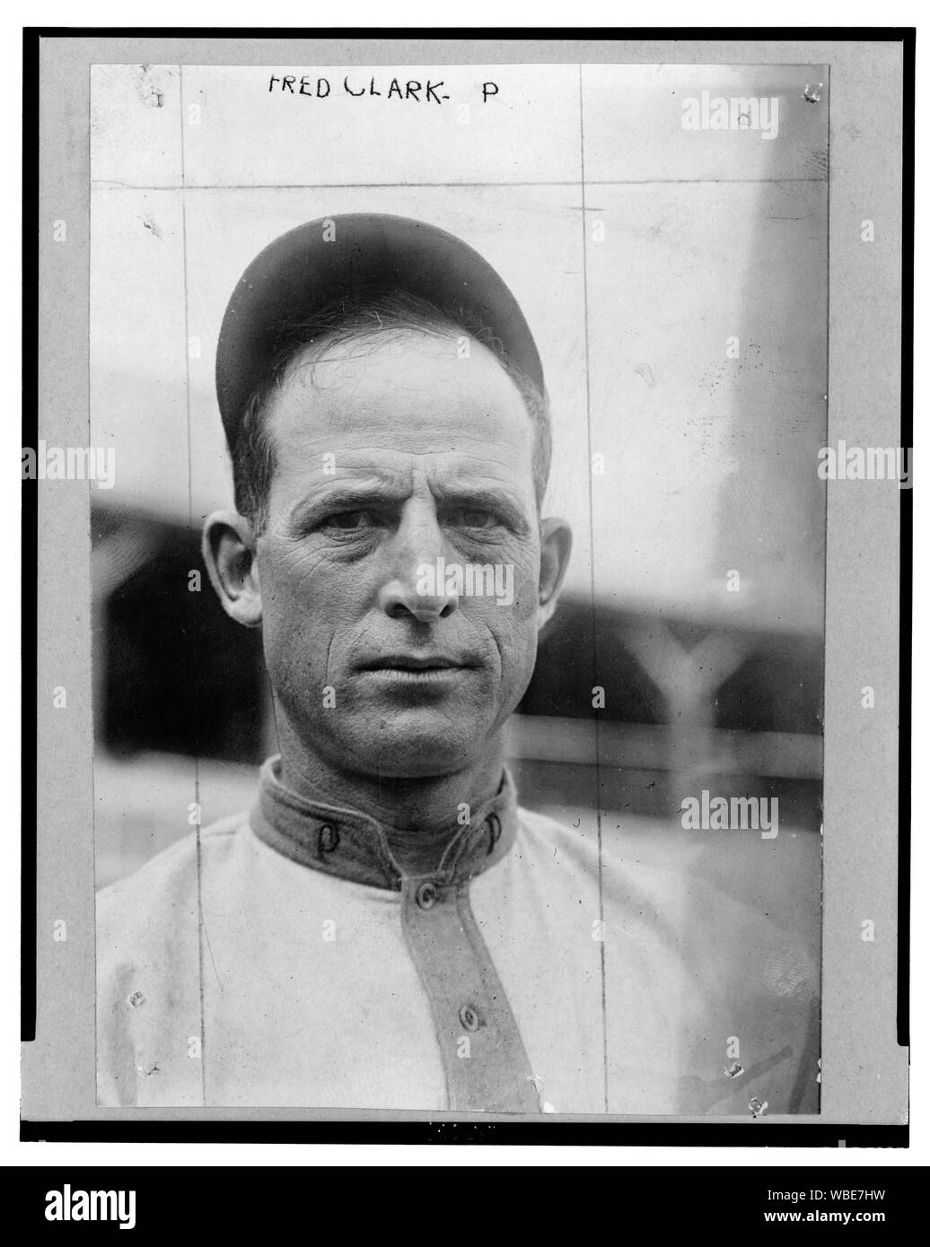 Pittsburgh pirates baseball cap Black and White Stock Photos & Images ...