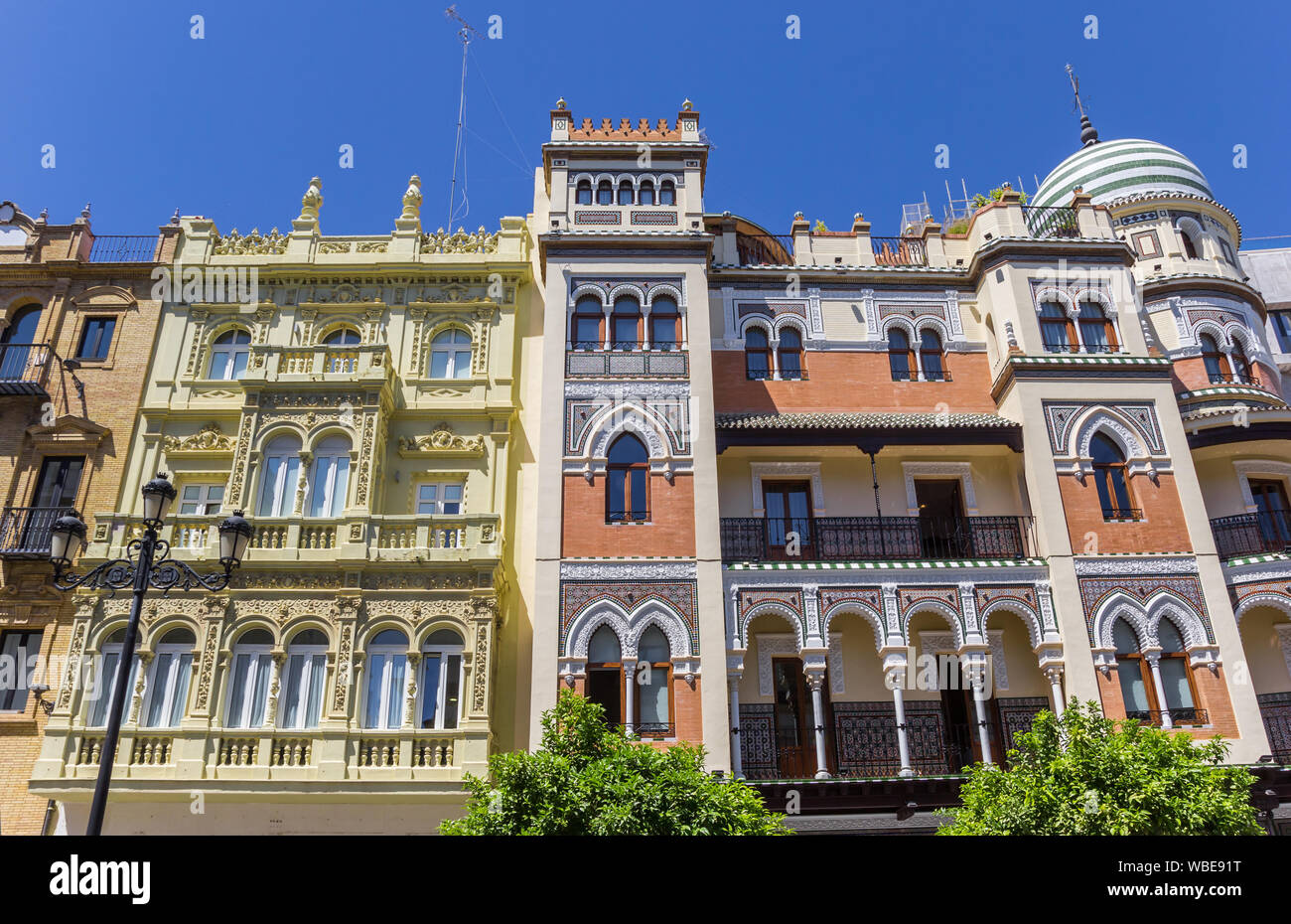 Old buildings of sevilla hi-res stock photography and images - Alamy