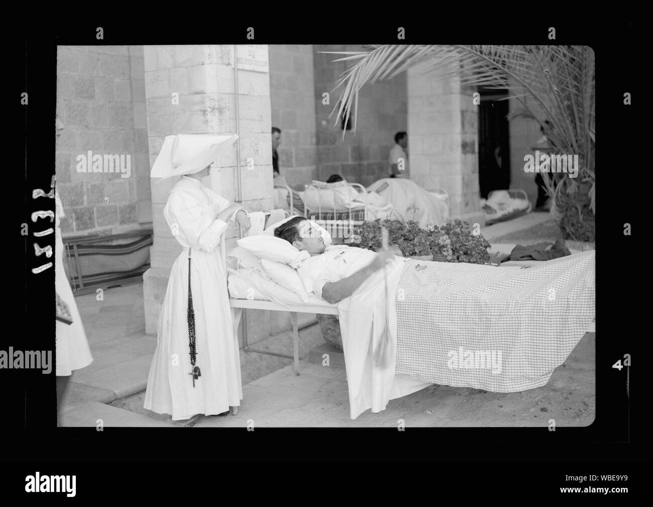 French soldiers world war ii hospital hi-res stock photography and ...