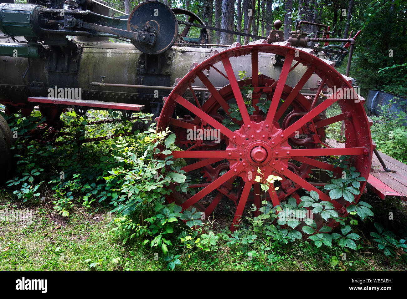 Old steam powered farm tractor hi-res stock photography and images - Alamy