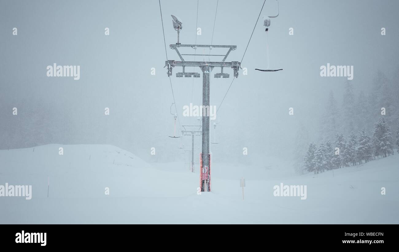 Ropeway pillar hi-res stock photography and images - Alamy