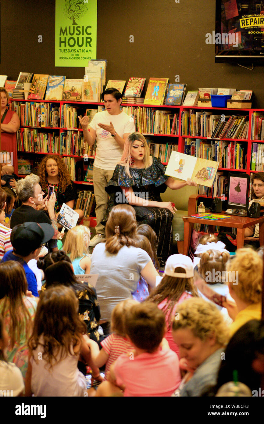 Drag queen reading kids hi-res stock photography and images - Alamy