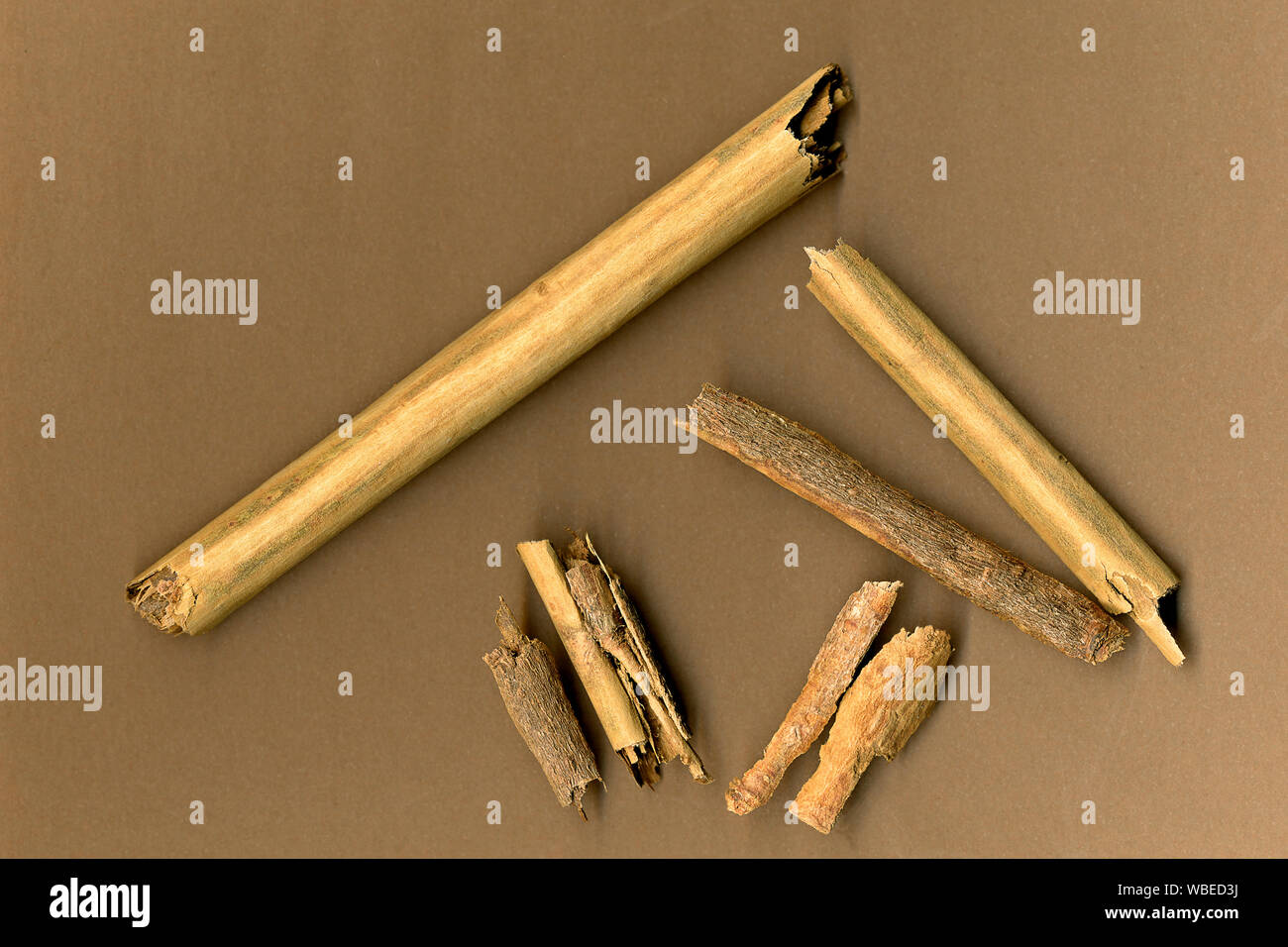 Cassia sticks hi-res stock photography and images - Alamy