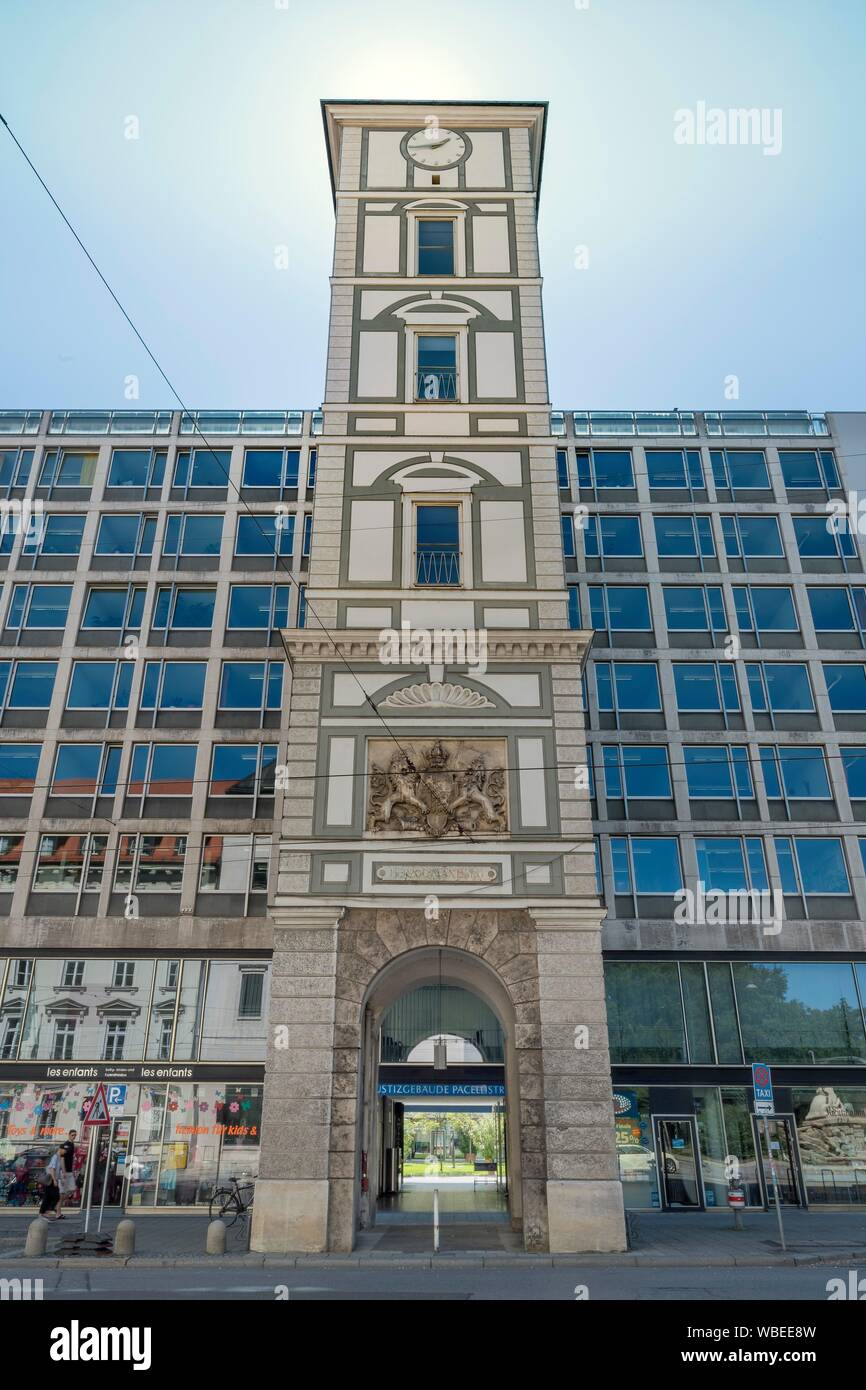 Lenbachplatz hi-res stock photography and images - Alamy