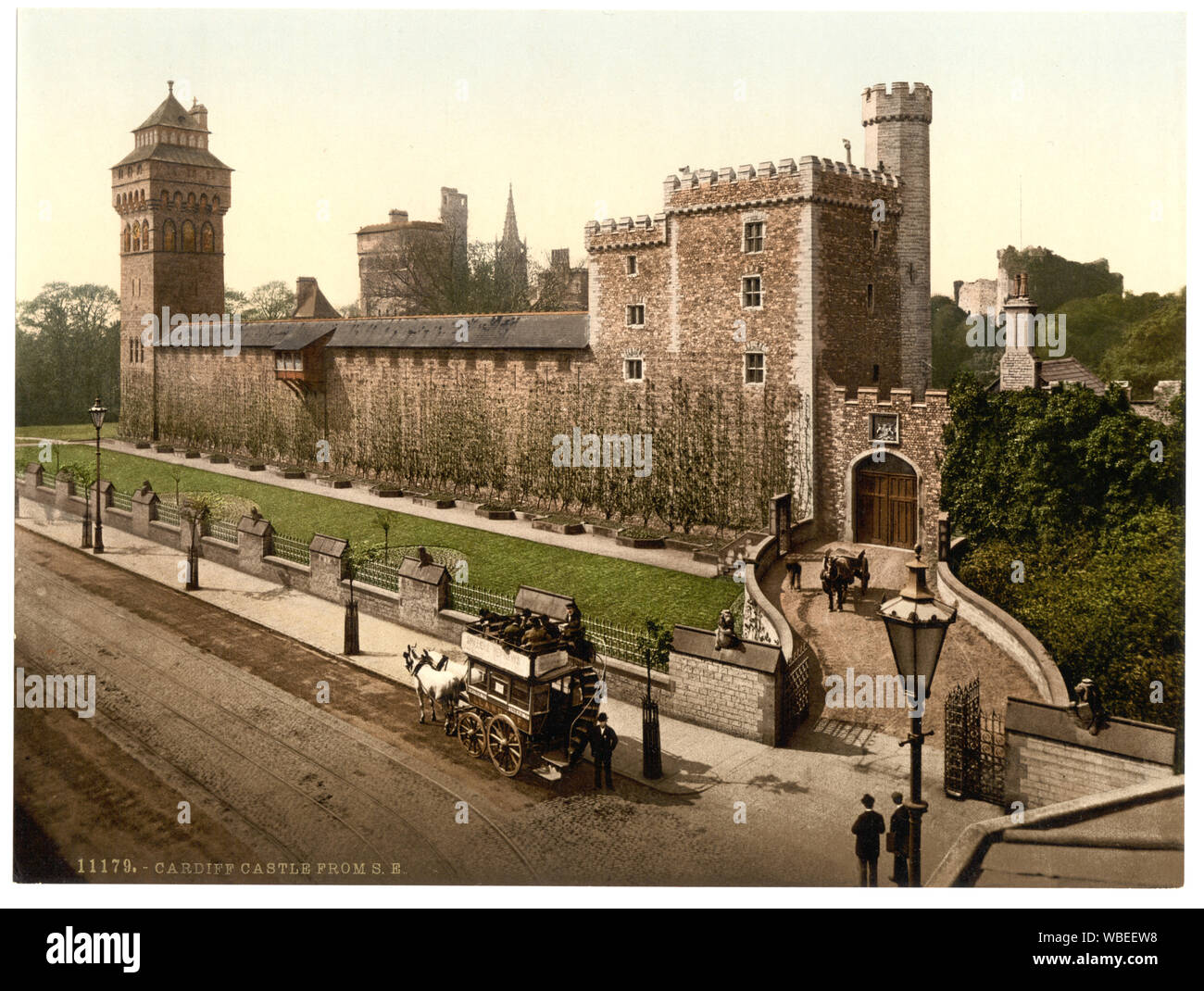 Wales cardiff castle Cut Out Stock Images & Pictures - Alamy