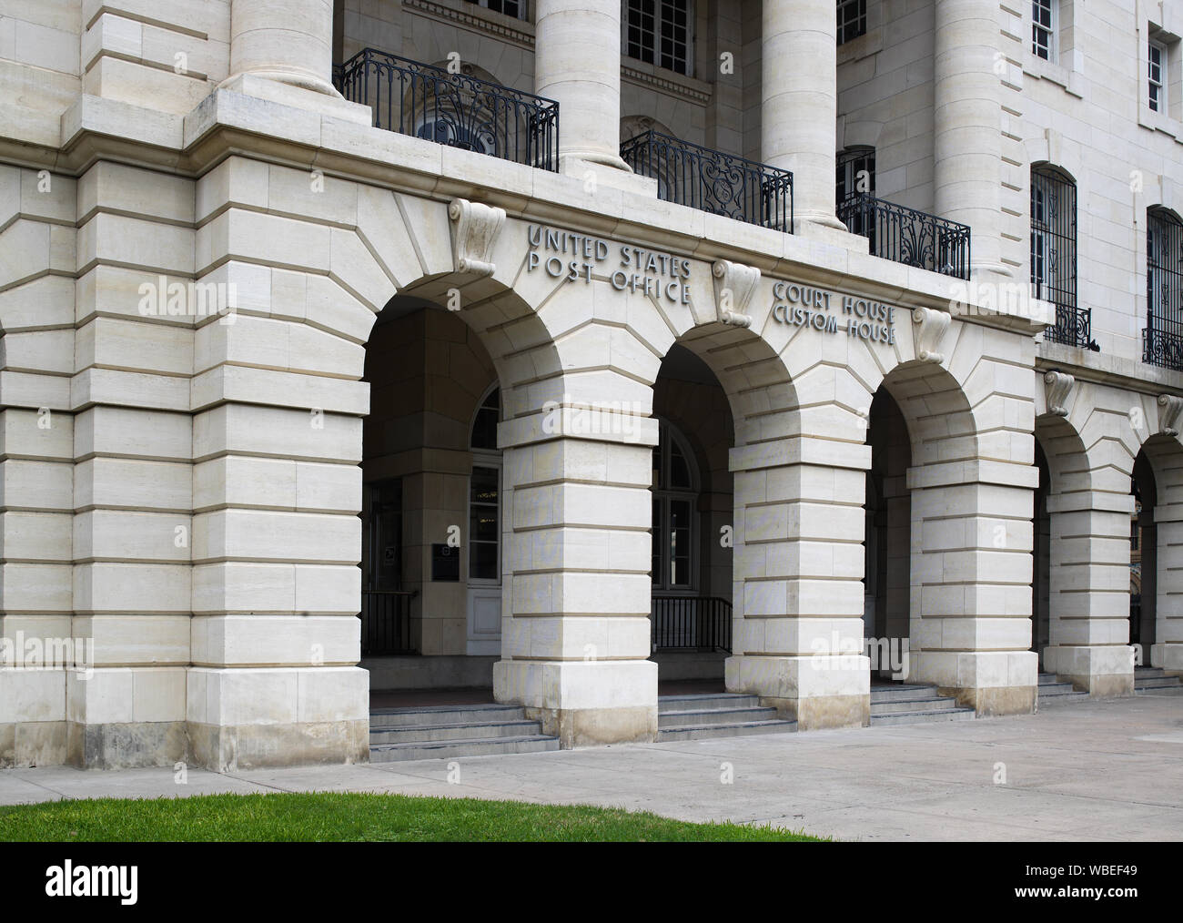 Front exterior detail, U.S. Post Office and Courthouse, Laredo, Texas ...