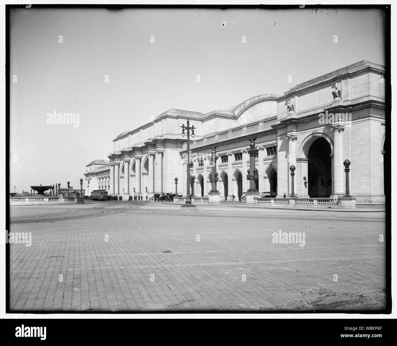 [Front facade, new Union Station, Washington, D.C.]; English: [Front ...