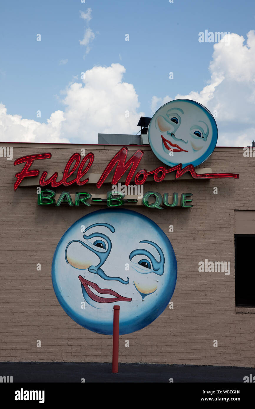 Full moon bar hi-res stock photography and images - Alamy