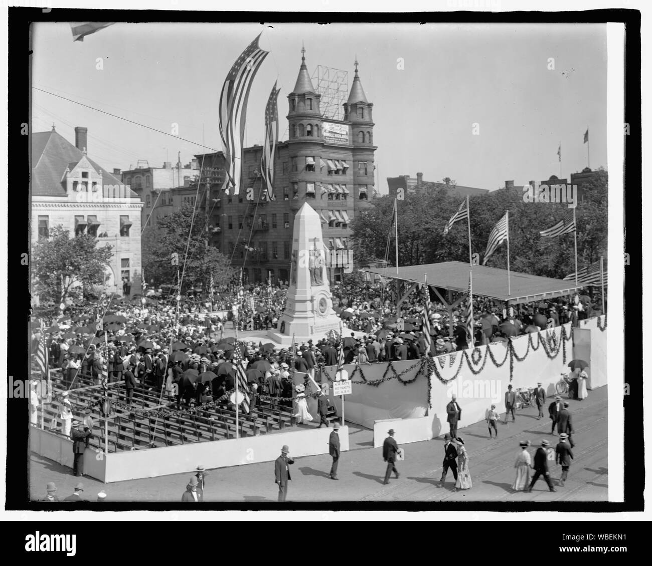 Monument unveiling Cut Out Stock Images & Pictures - Alamy