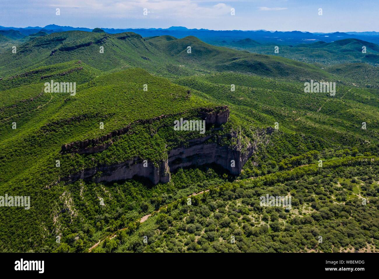Rocas en el rio hi-res stock photography and images - Alamy