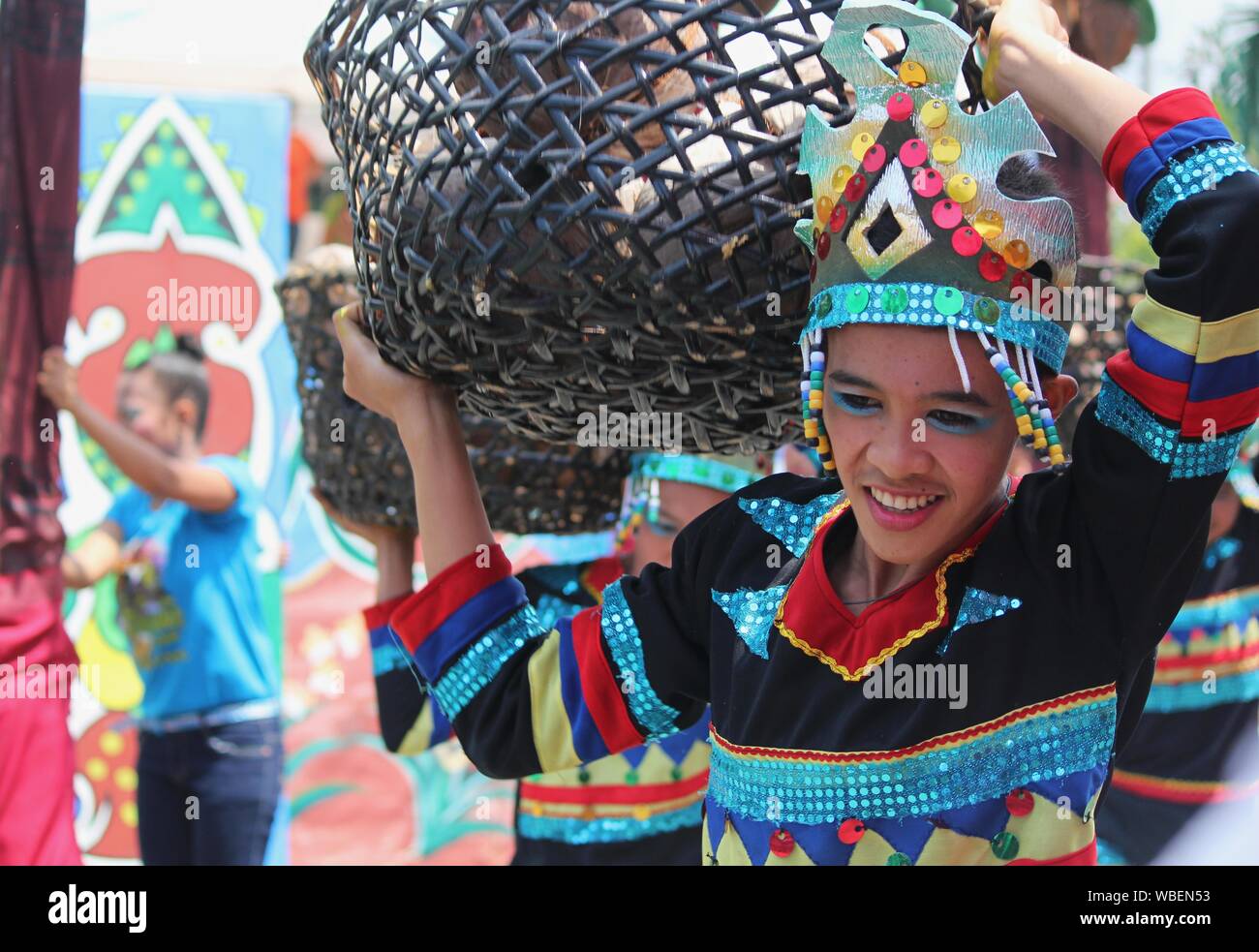 Carrying props hi-res stock photography and images - Alamy