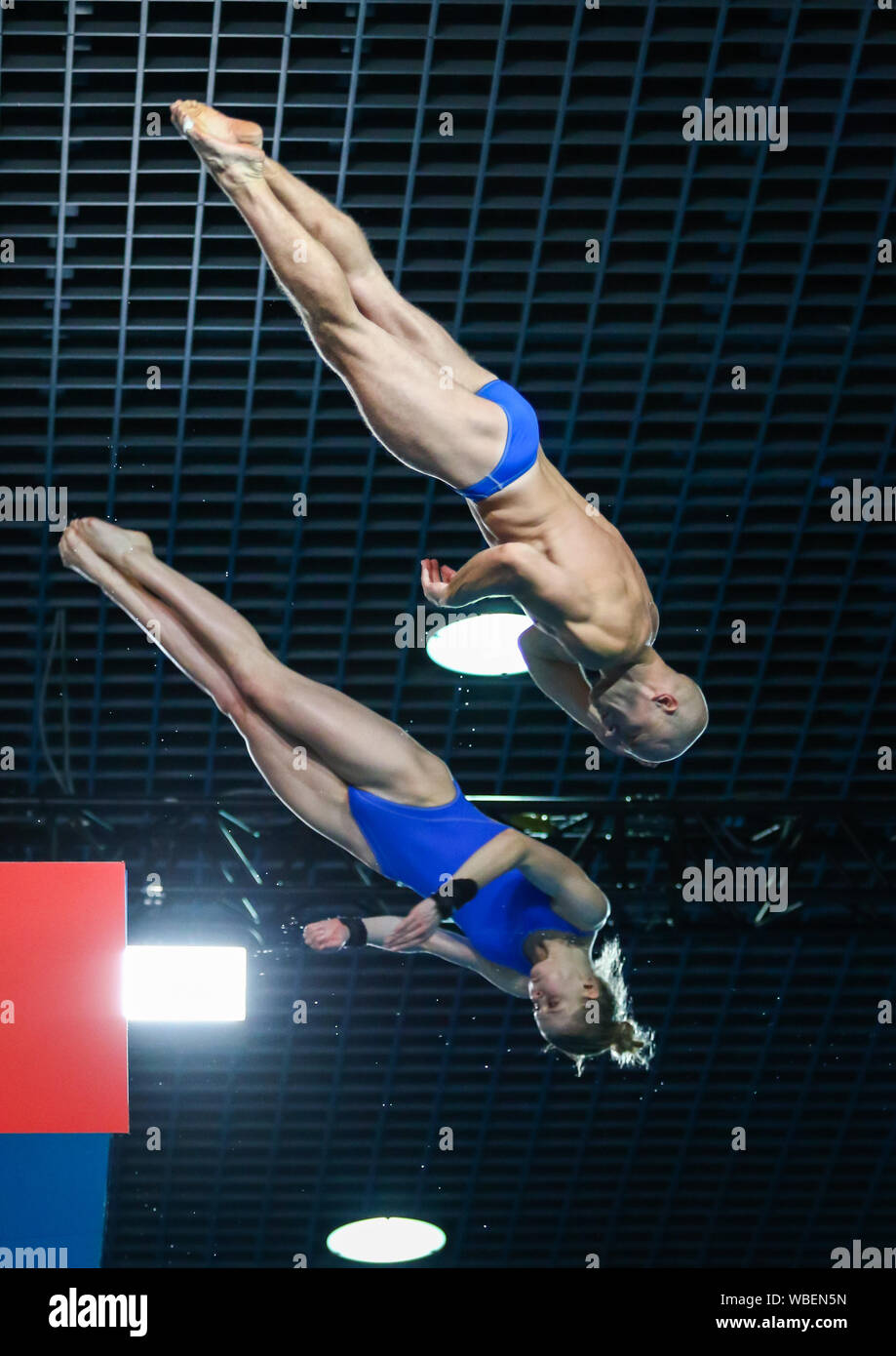 Mixed 10m diving 2019 hi-res stock photography and images - Alamy