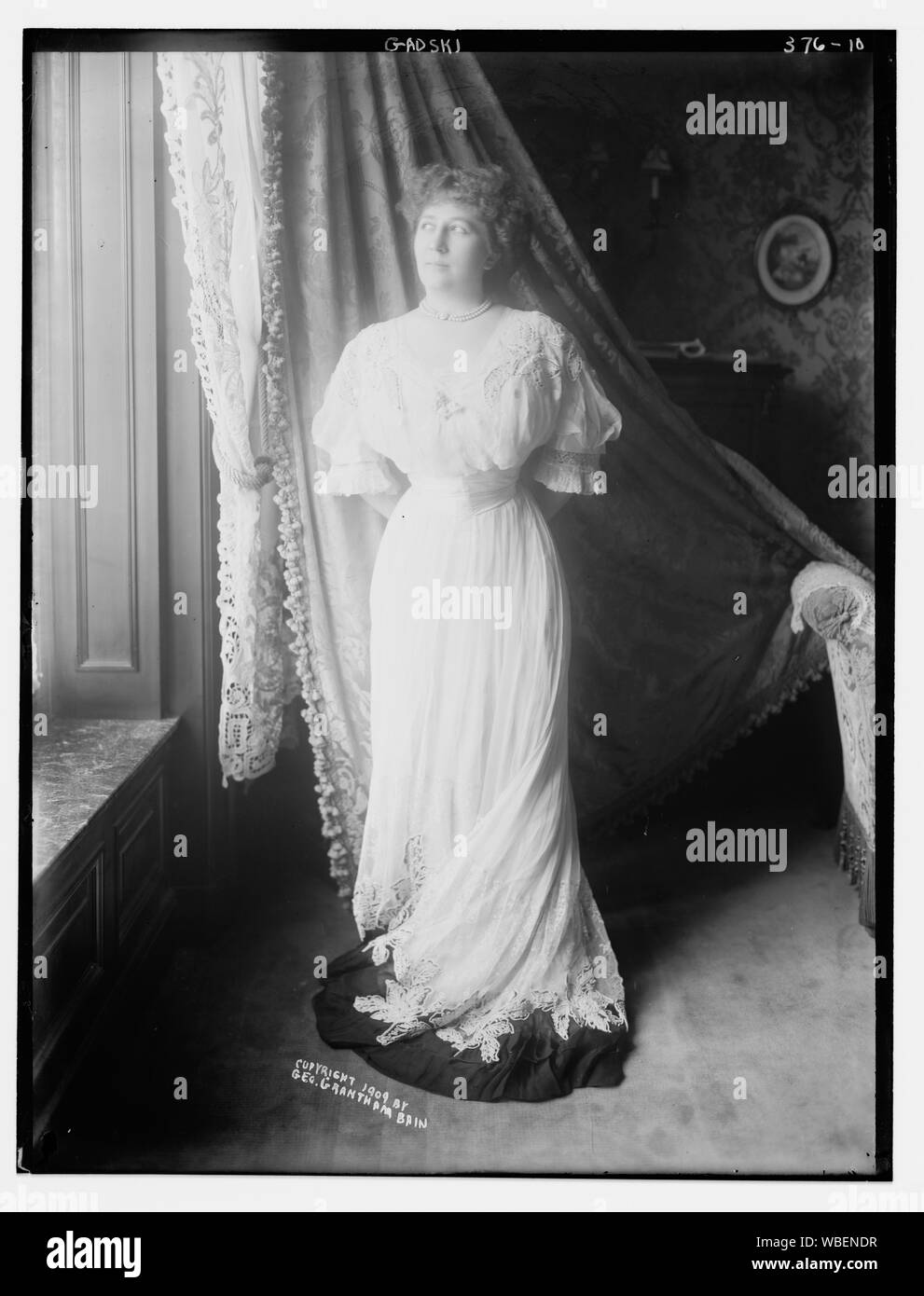 Negative glass hi-res stock photography and images - Alamy