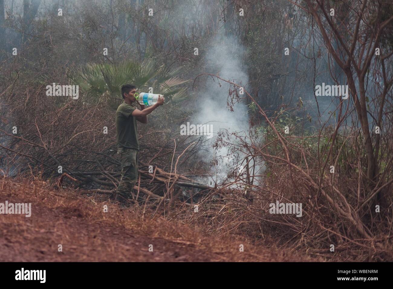Amazon fires bolivia hi-res stock photography and images - Alamy