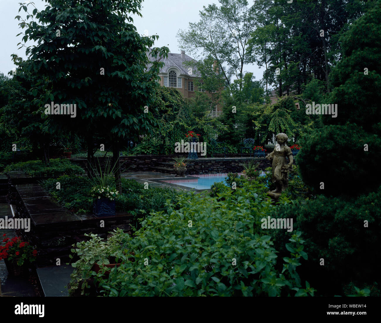 Garden scene in northern Virginia Stock Photo - Alamy