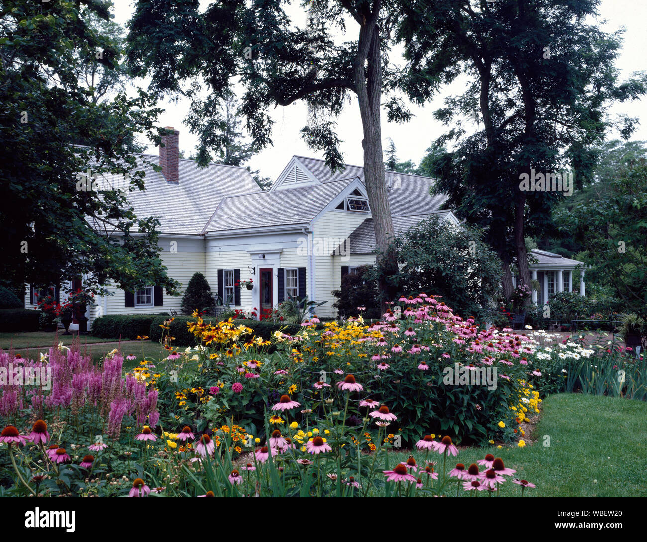 Garden scene in northern Virginia Stock Photo - Alamy