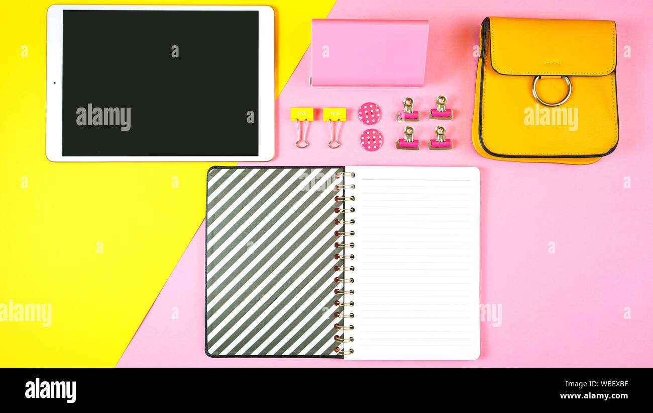 Device classroom setting hi-res stock photography and images - Alamy