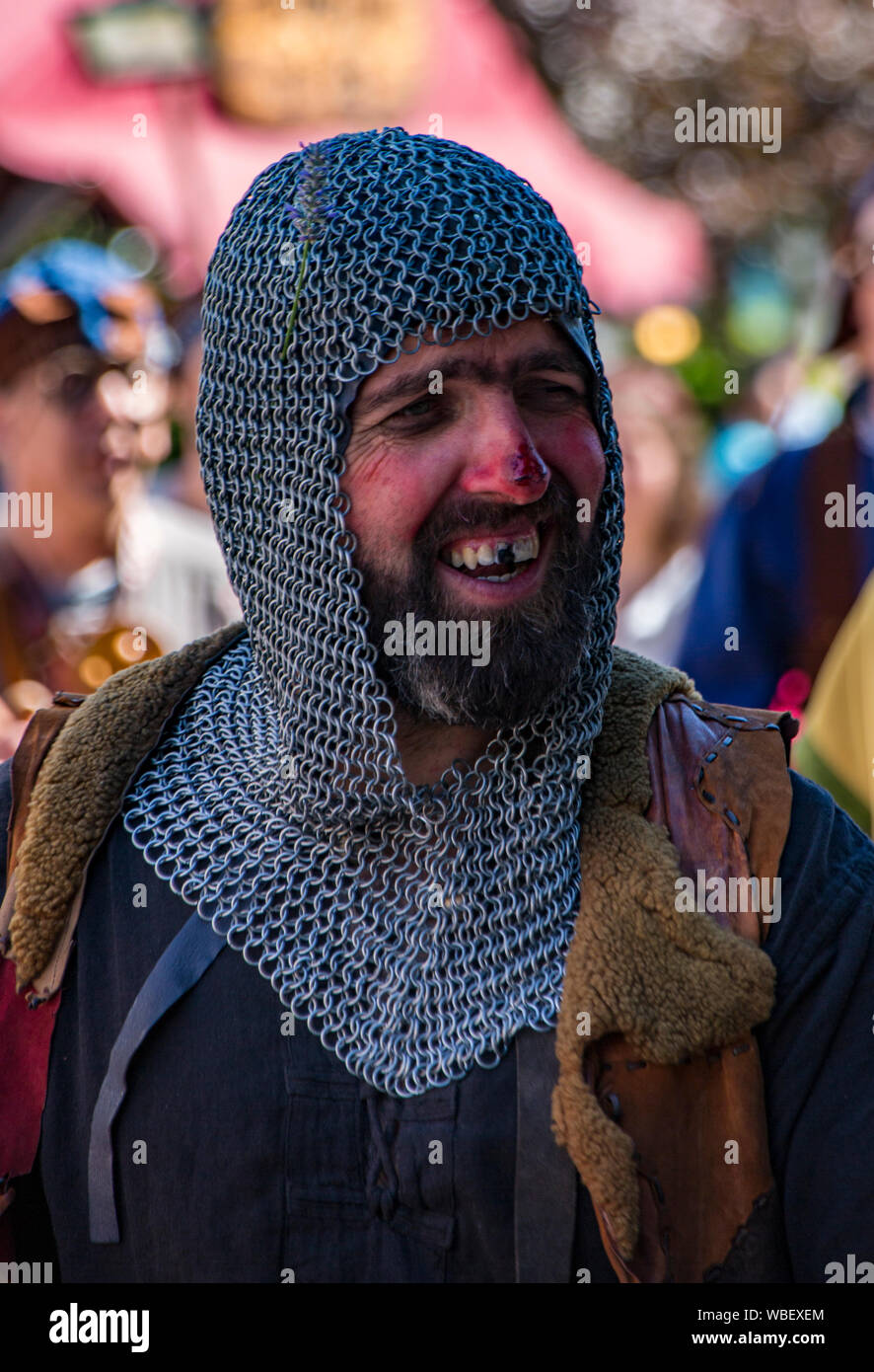 Knight wearing chain mail hi-res stock photography and images - Alamy