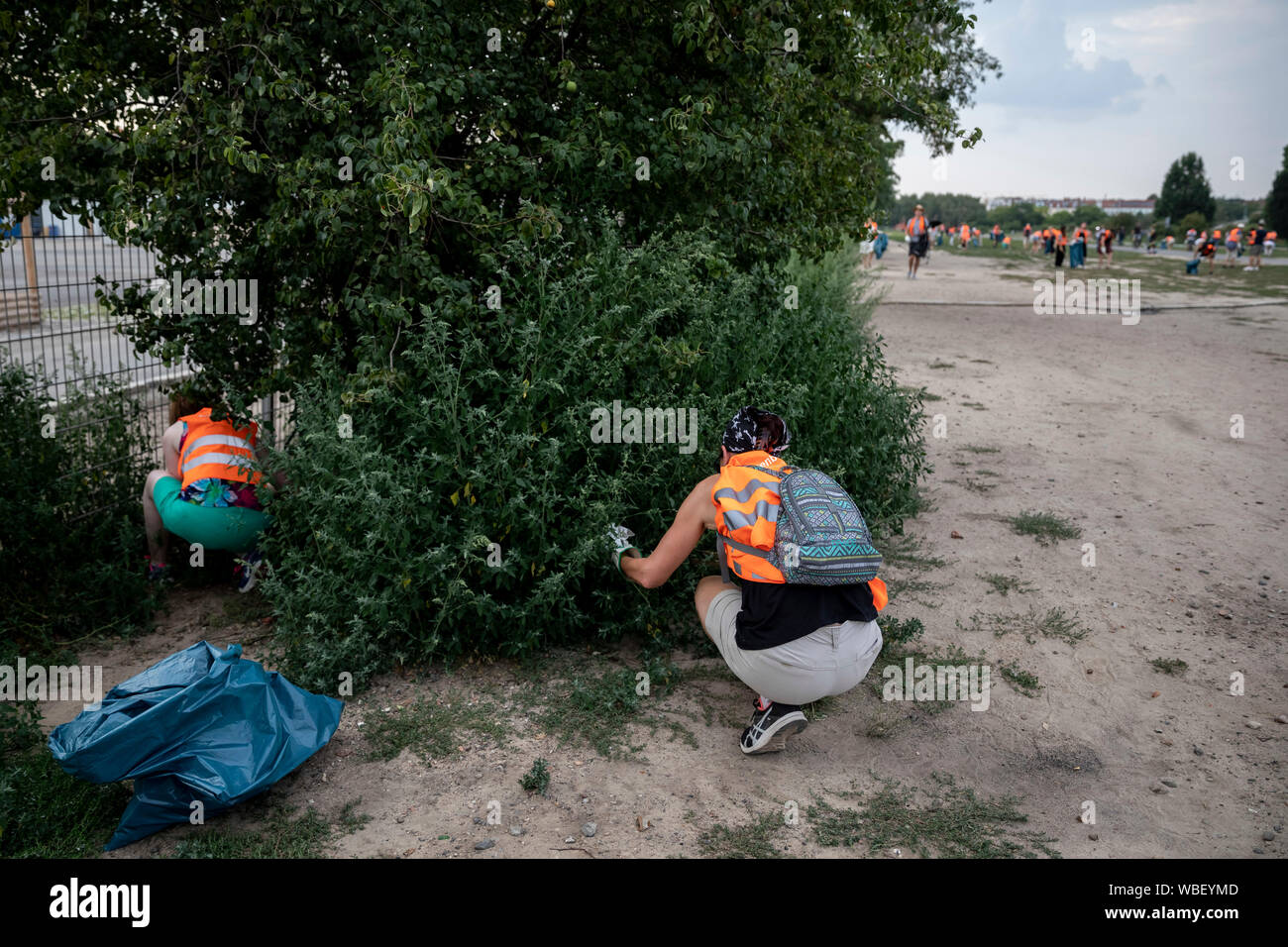 Berlin, Germany. 26th Aug, 2019. Two tourists from England collect ...