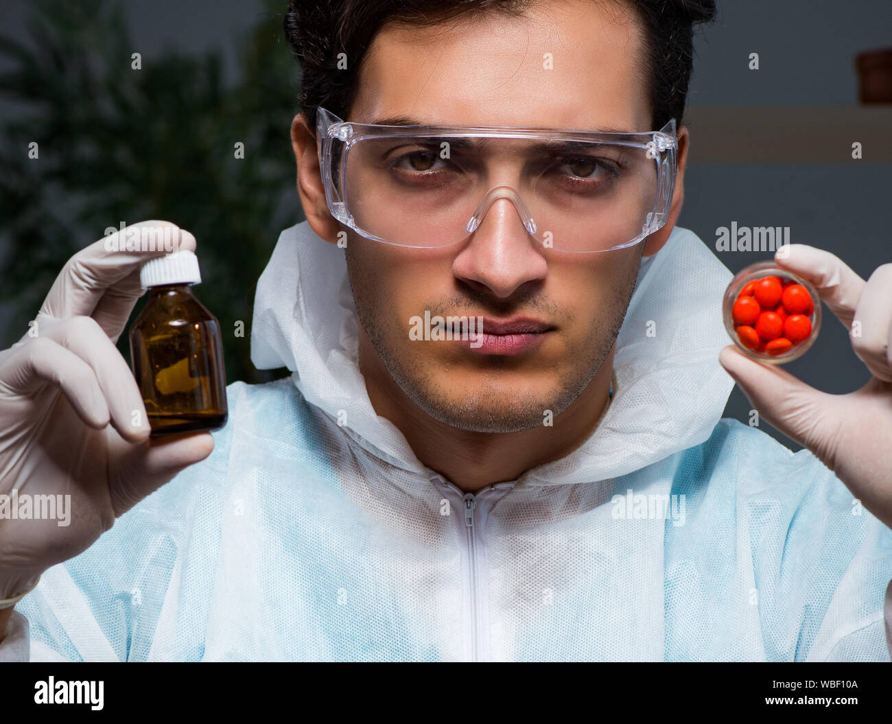 The medicine drug researcher working in lab Stock Photo - Alamy