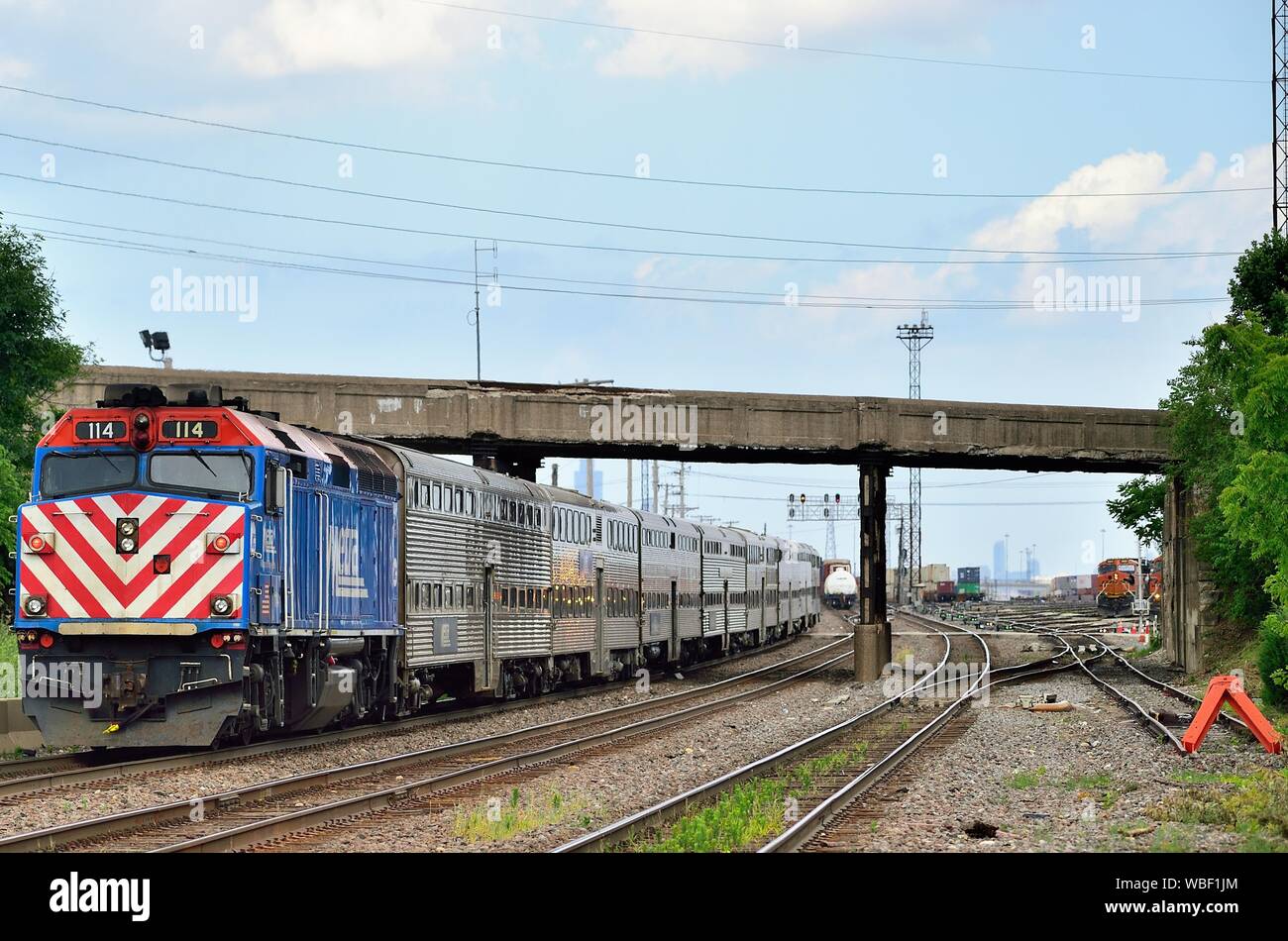 Chicago Commuters Train Metra High Resolution Stock Photography and Images - Alamy