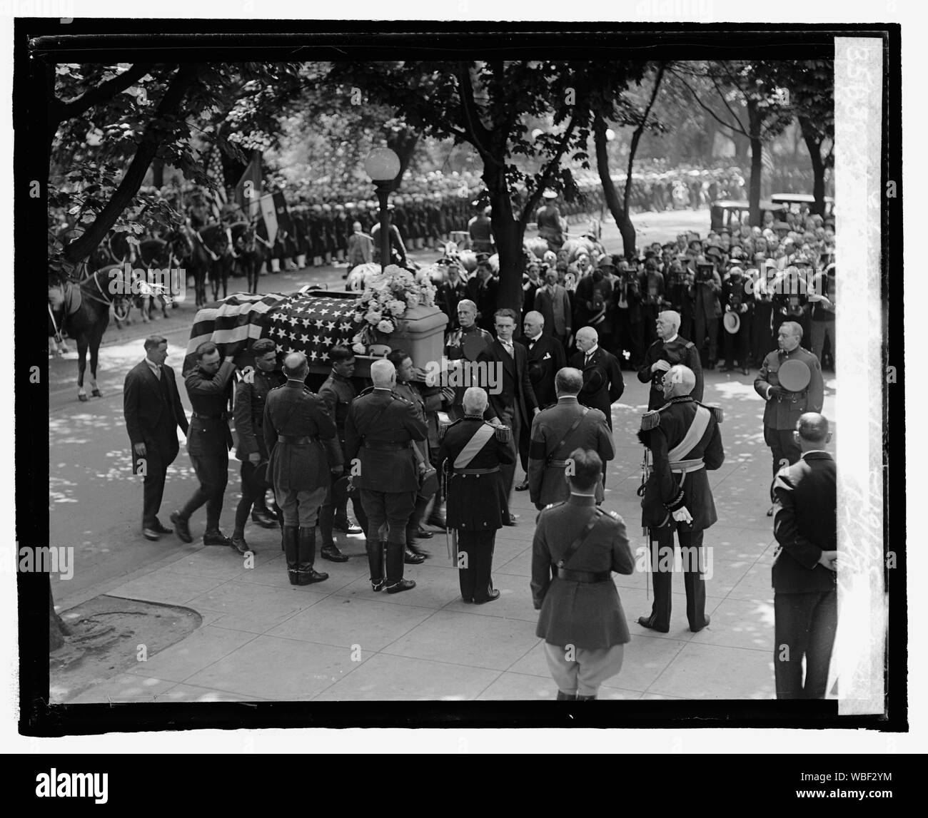 Gen. Miles funeral, St. Johns Epis. Church, 5/19/25 Abstract/medium: 1 ...