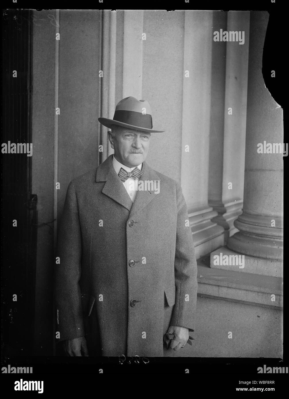 [General John J. Pershing] photograph to be made of him, Walter Reed ...