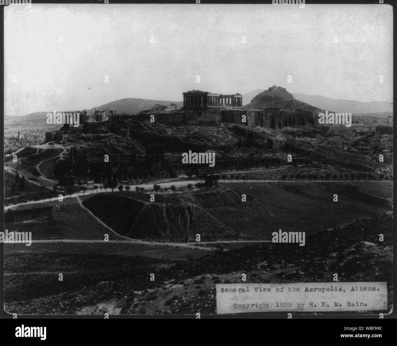 Acropolis hill parthenon ruins Black and White Stock Photos & Images ...