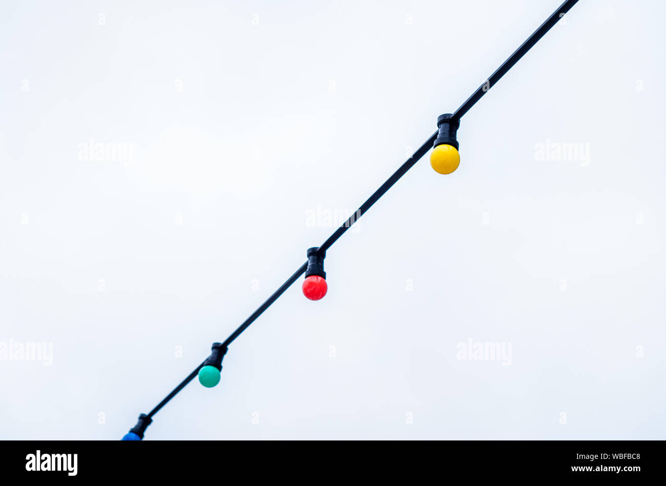 Light bulbs string hi-res stock photography and images - Alamy