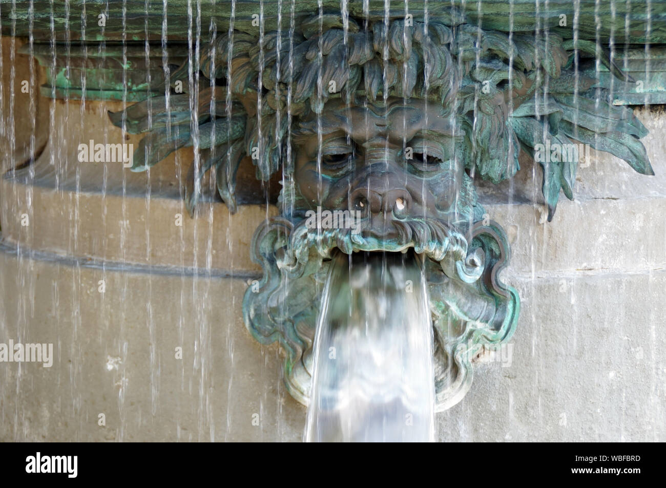 Water gargoyle hi-res stock photography and images - Alamy