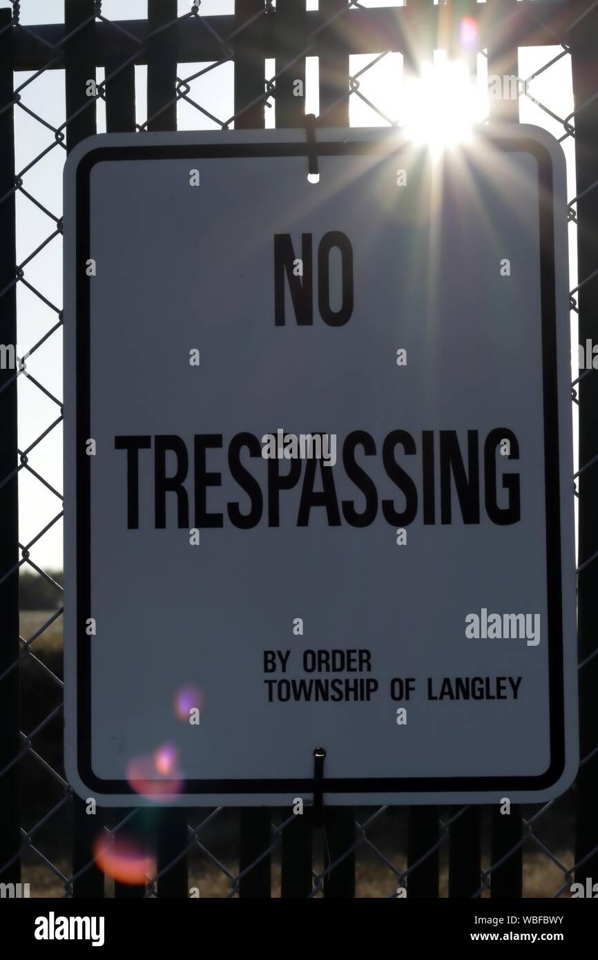 Trespassing laws hi-res stock photography and images - Alamy