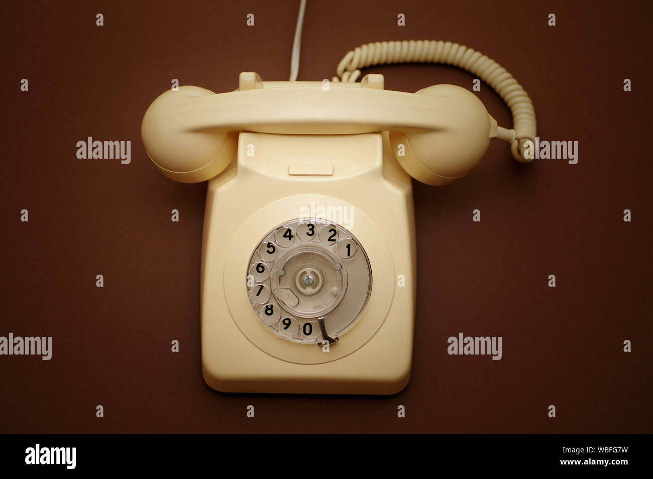 Analog landline phone hi-res stock photography and images - Alamy
