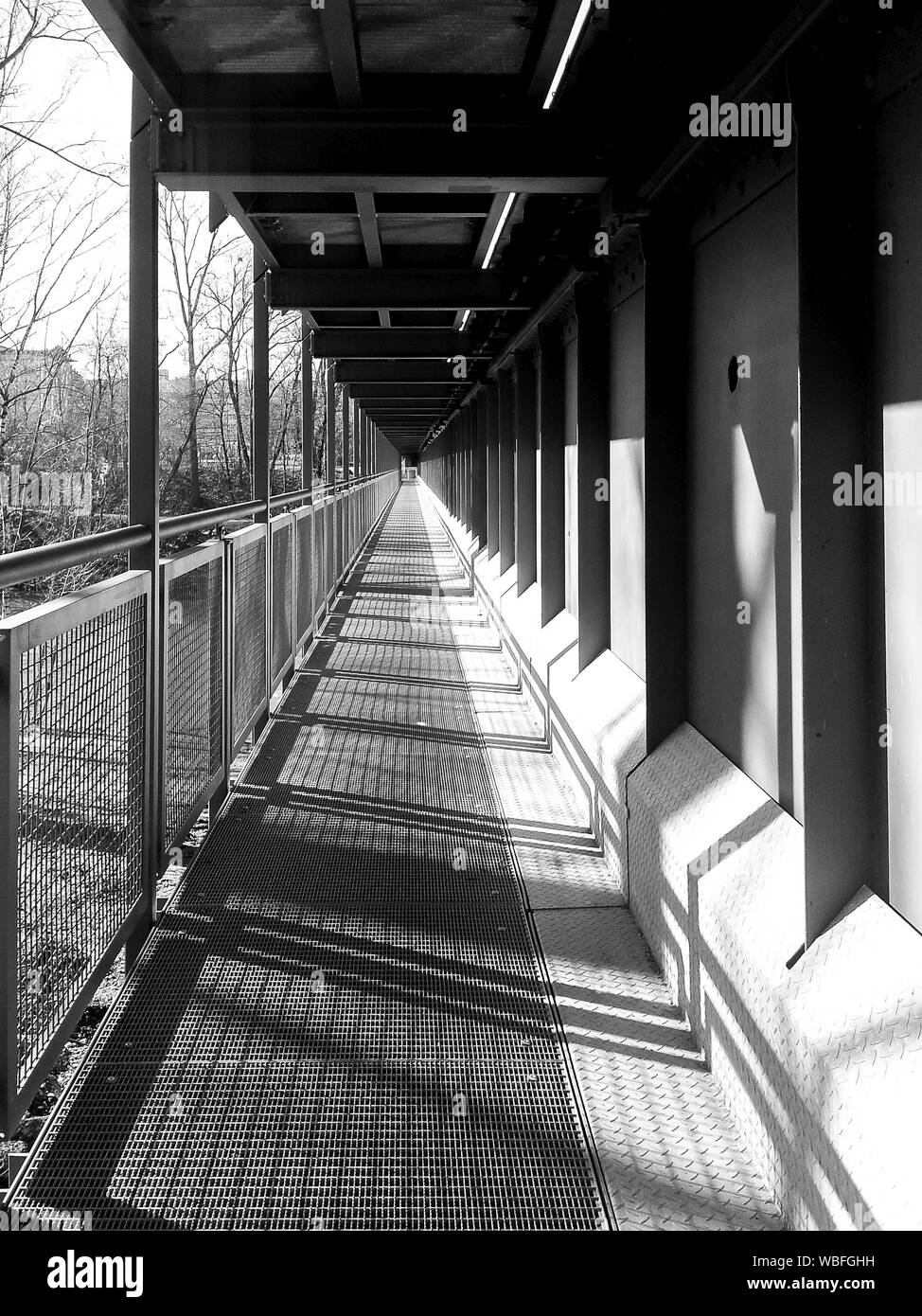 Corridor walkway hi-res stock photography and images - Alamy