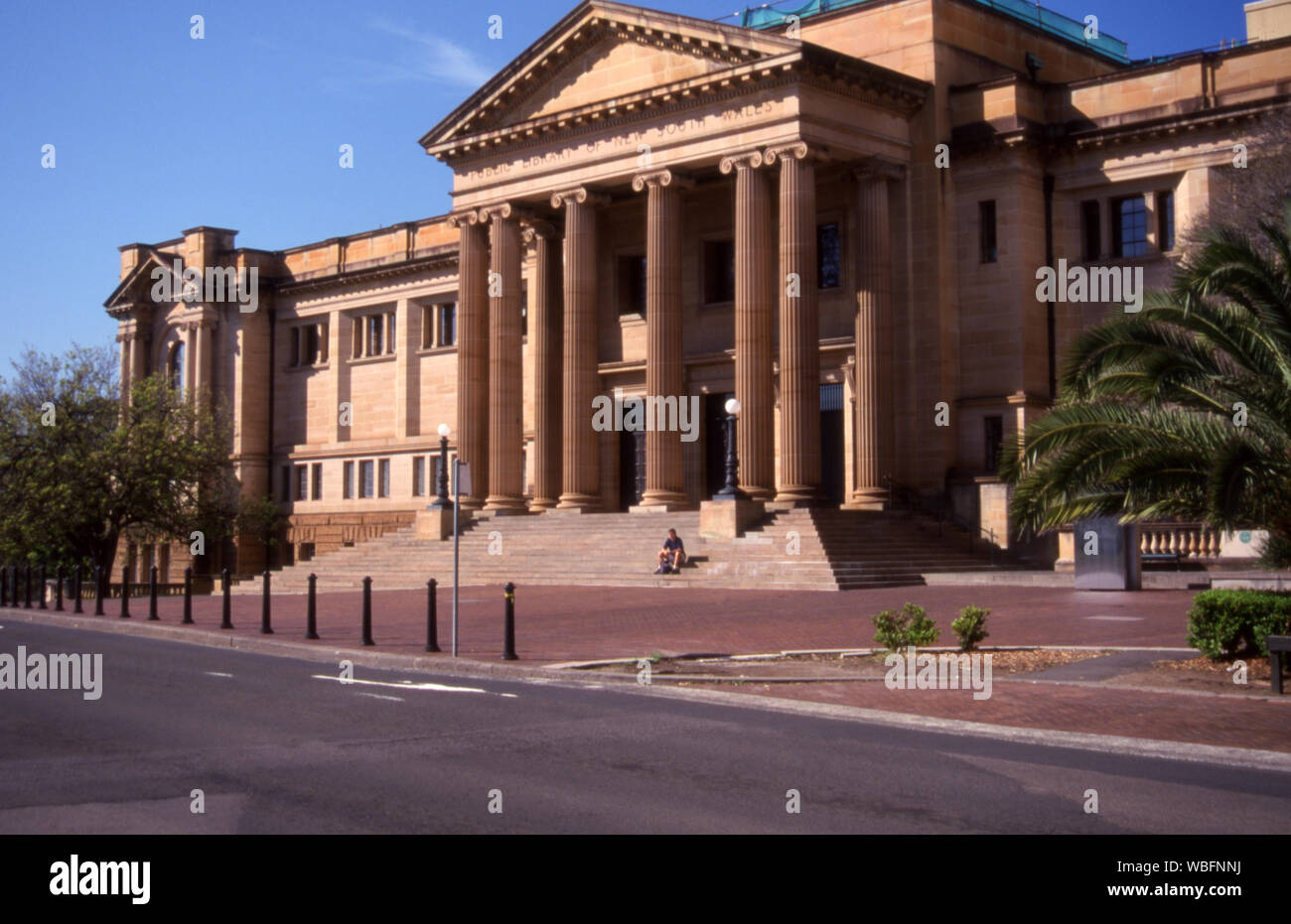 VIEW TO THE FRONT FACADE OF THE STATE LIBRARY OF NEW SOUTH WALES ...