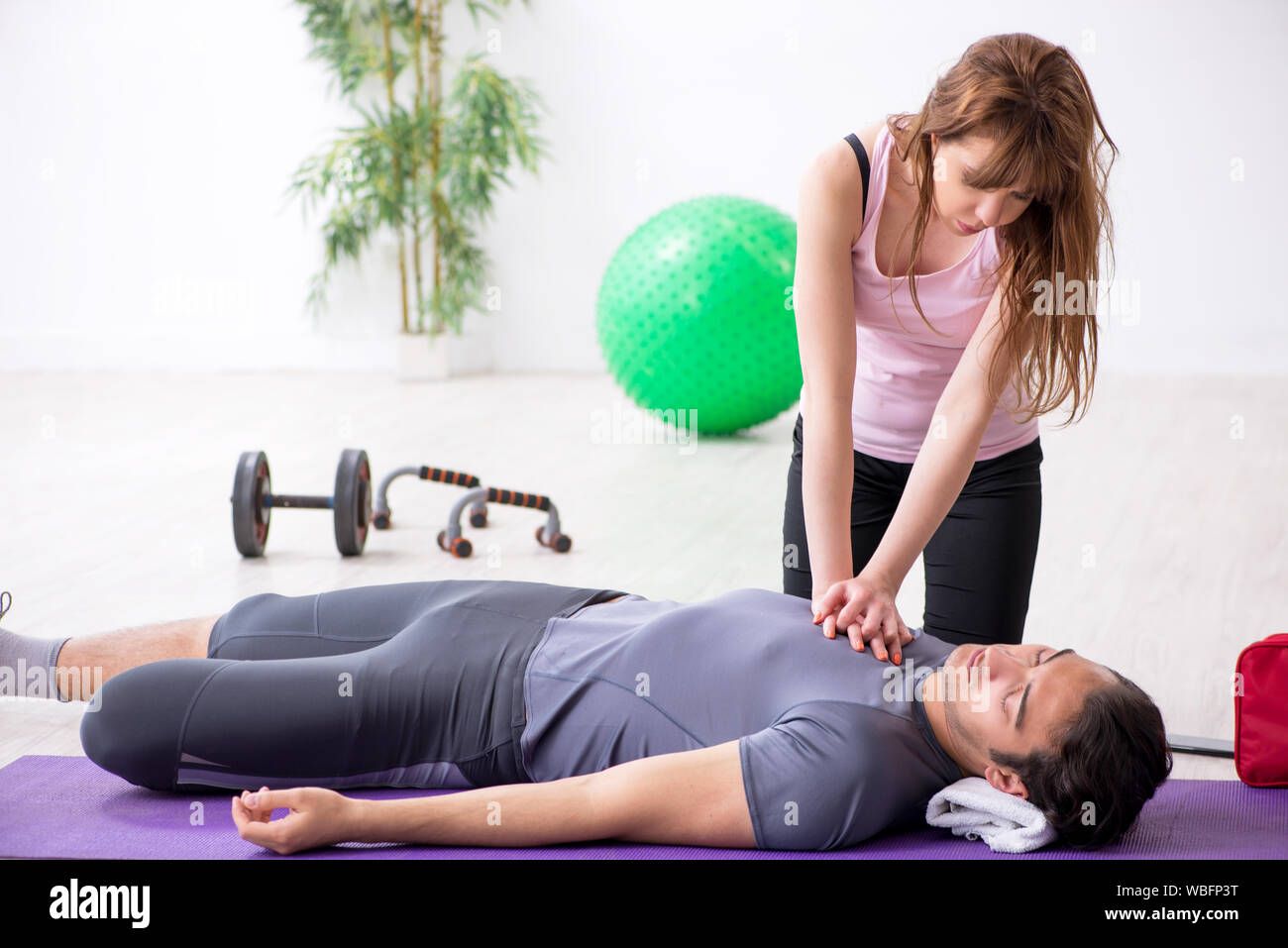 Fit man chest pain injury hi-res stock photography and images - Alamy