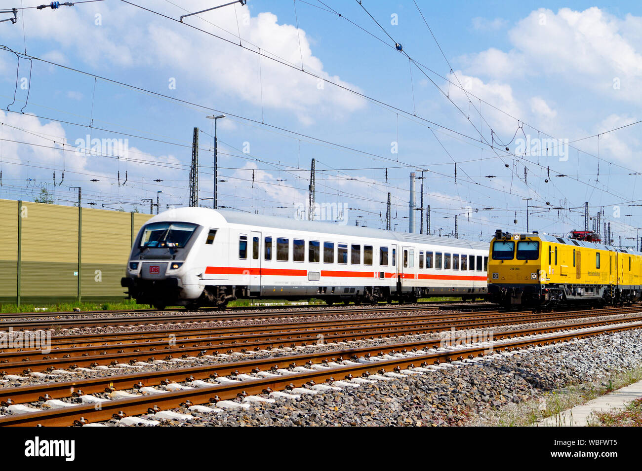 Power cables for train hi-res stock photography and images - Alamy