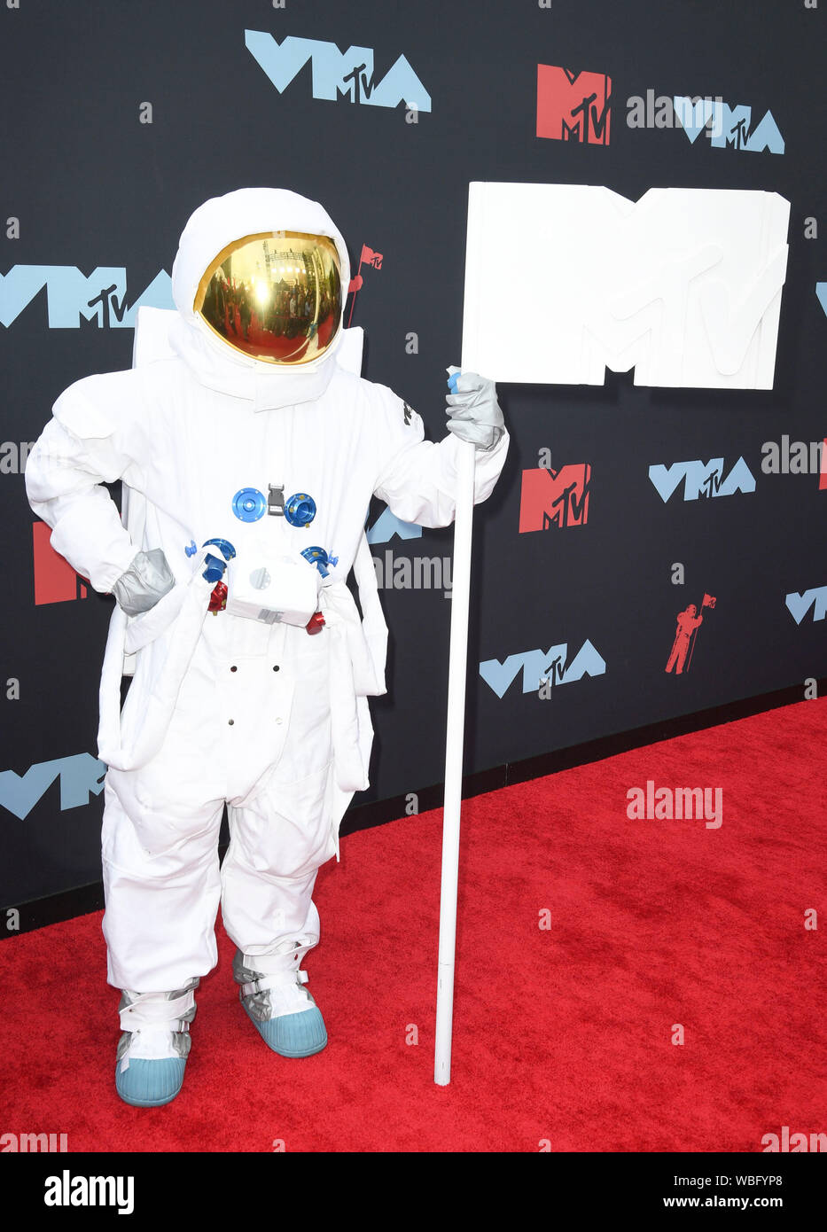 Newark, USA. 26th Aug, 2019. NEWARK, NJ - AUG 26: MTV Moon Man attends ... Newark, USA. 26th Aug, 2019. NEWARK, NJ - AUG 26: MTV Moon Man attends ...