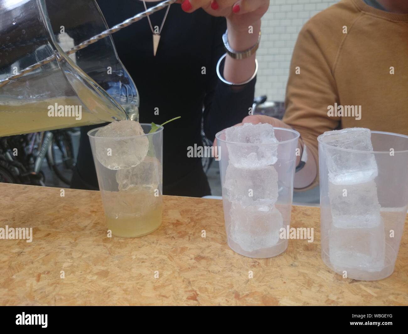 Pouring cups hi-res stock photography and images - Alamy